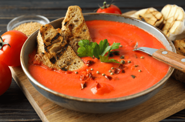Cómo hacer gazpacho andaluz tradicional: receta fácil y refrescante | Hida